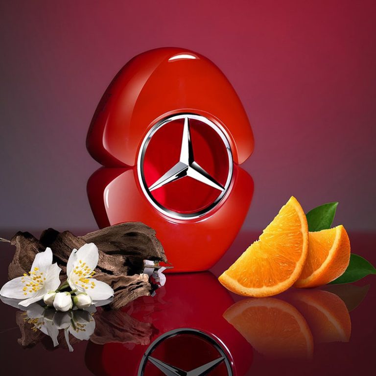Mercedes-Benz Woman In Red Eau de Parfum - GiraOfertas